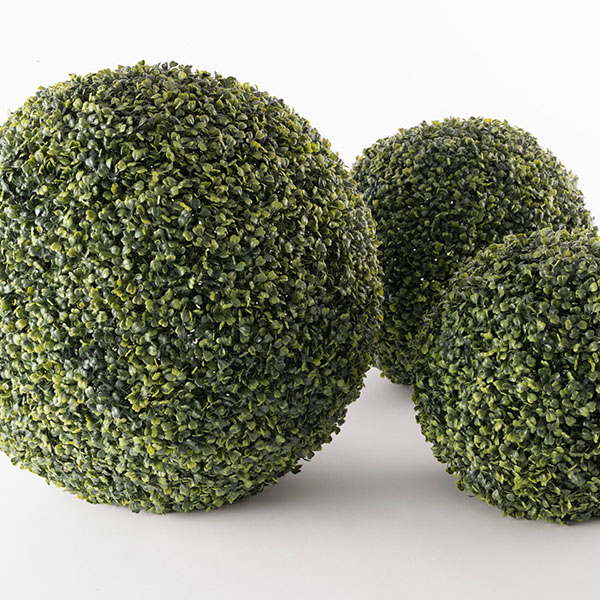 Green Buxus Topiary Balls - Easy Ivy